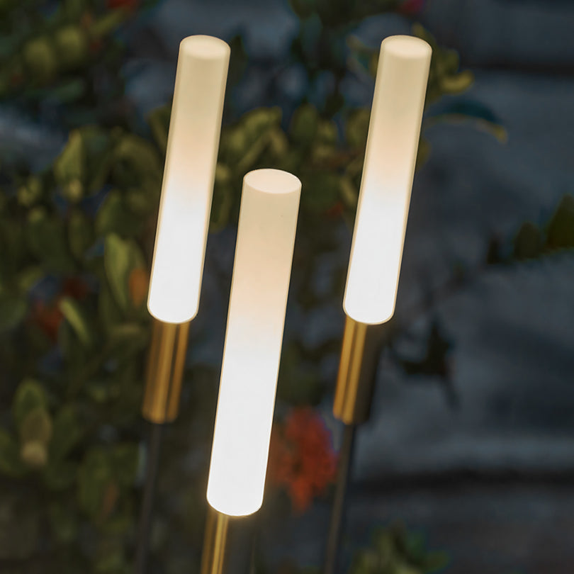 Landscape Spike Light Sculptural LED Garden Art Light – Dazuma