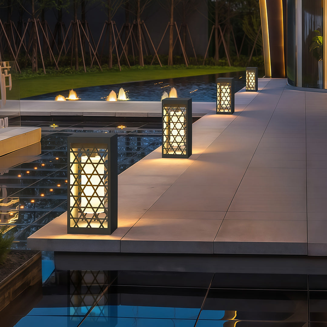 Bollard Landscape Lighting with Crisscross Pattern – Dazuma